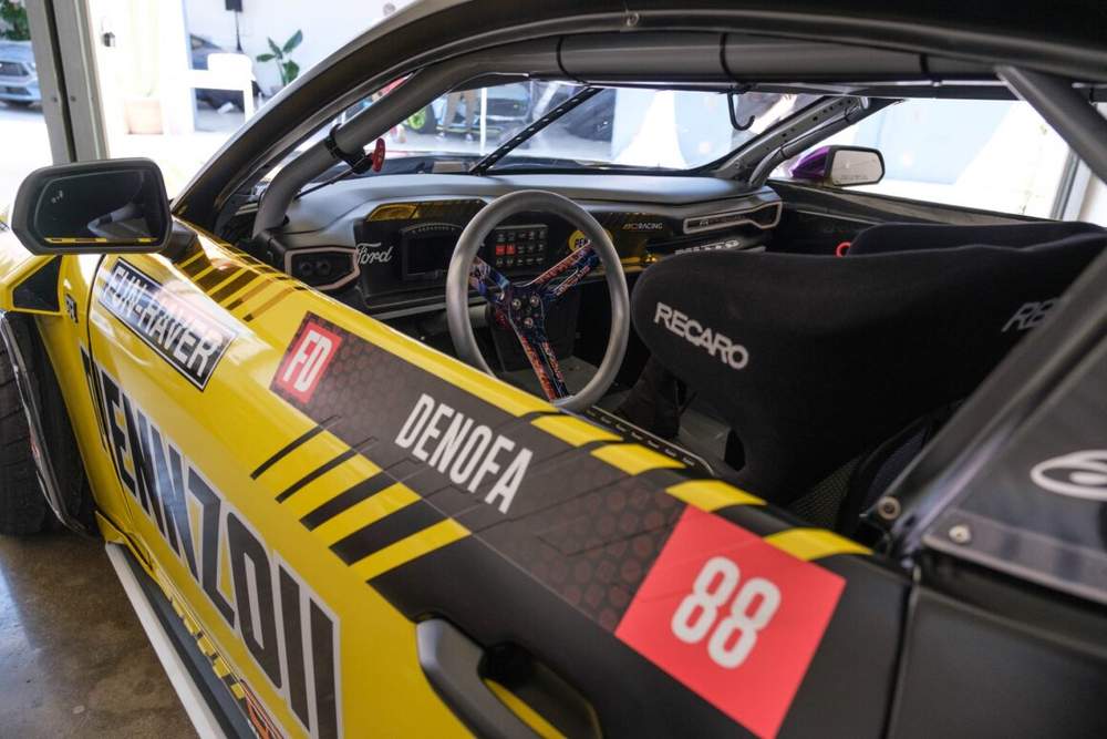 James Deane and Chelsea Denofa reveal new livery – drift.news